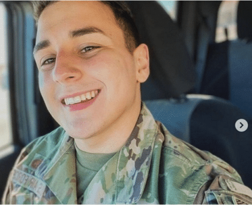 Sập bẫy lừa đảo vì chàng phi công Mỹ "dỏm" trên MXH